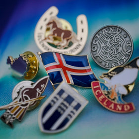 Lapel Pins, Icelandic designs, Flags, 2 Flags - Sunfilm Souvenirs